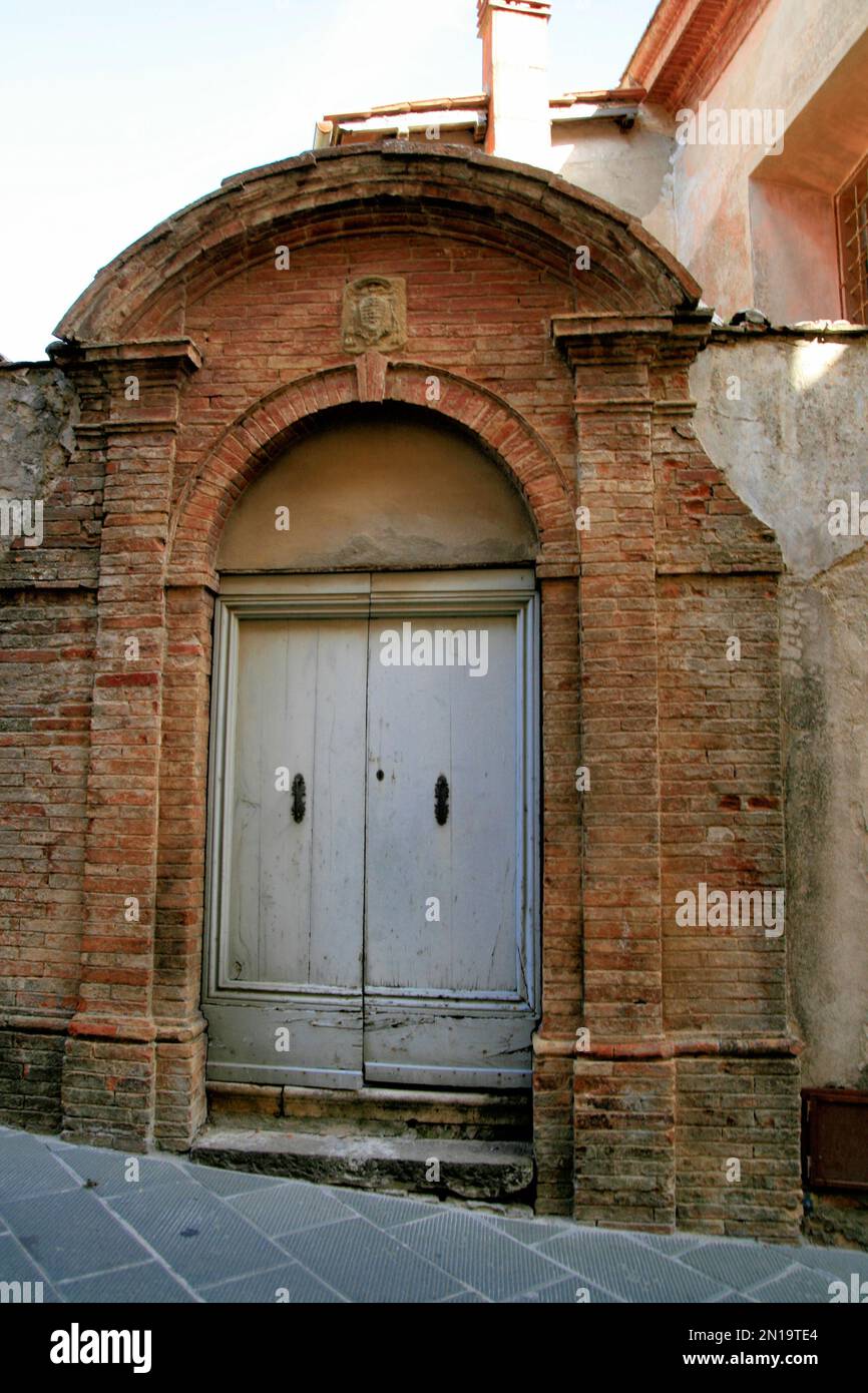 Old arched door gateway Stock Photo - Alamy