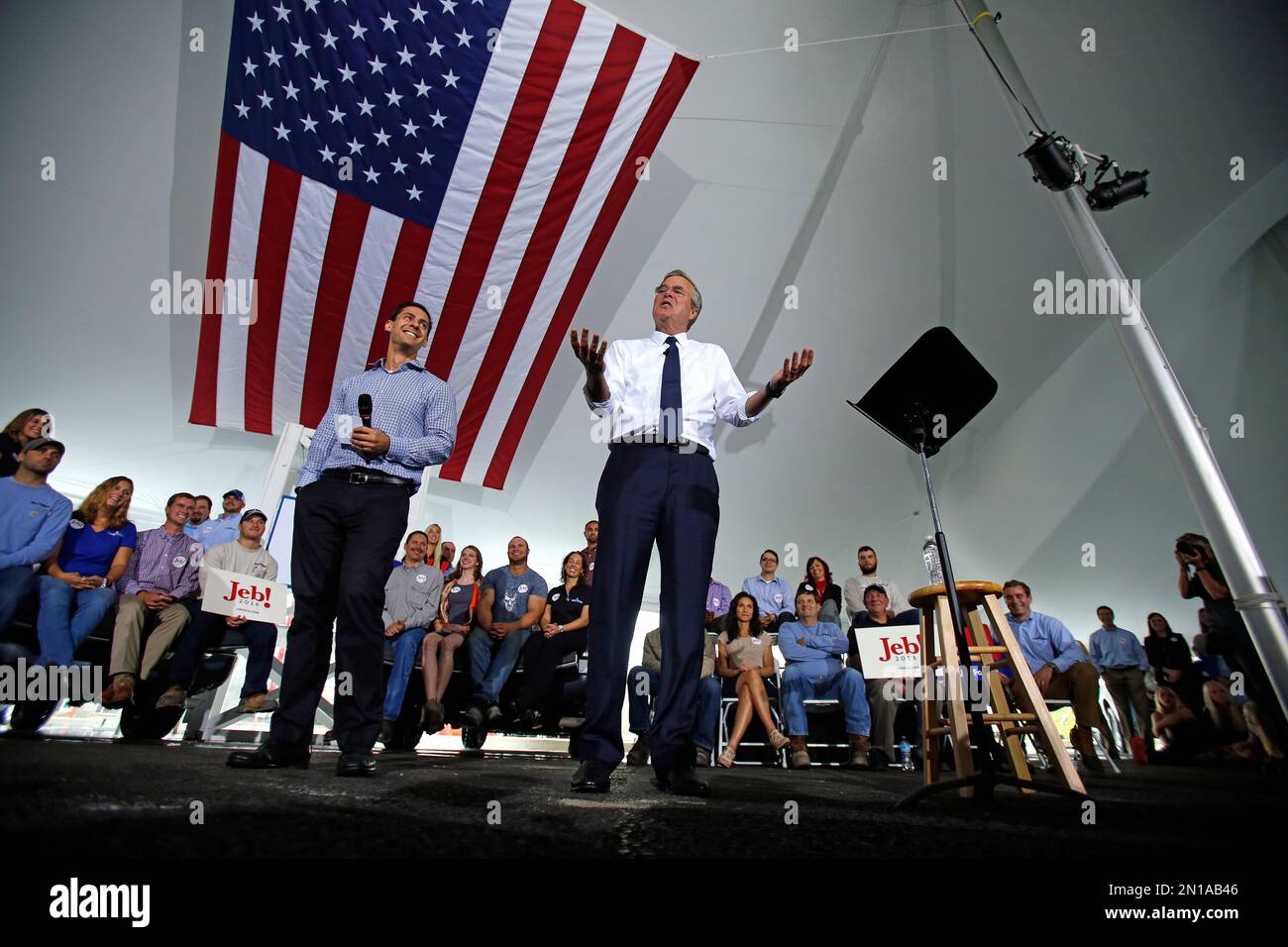 Republican presidential candidate, former Florida Gov. Jeb Bush ...