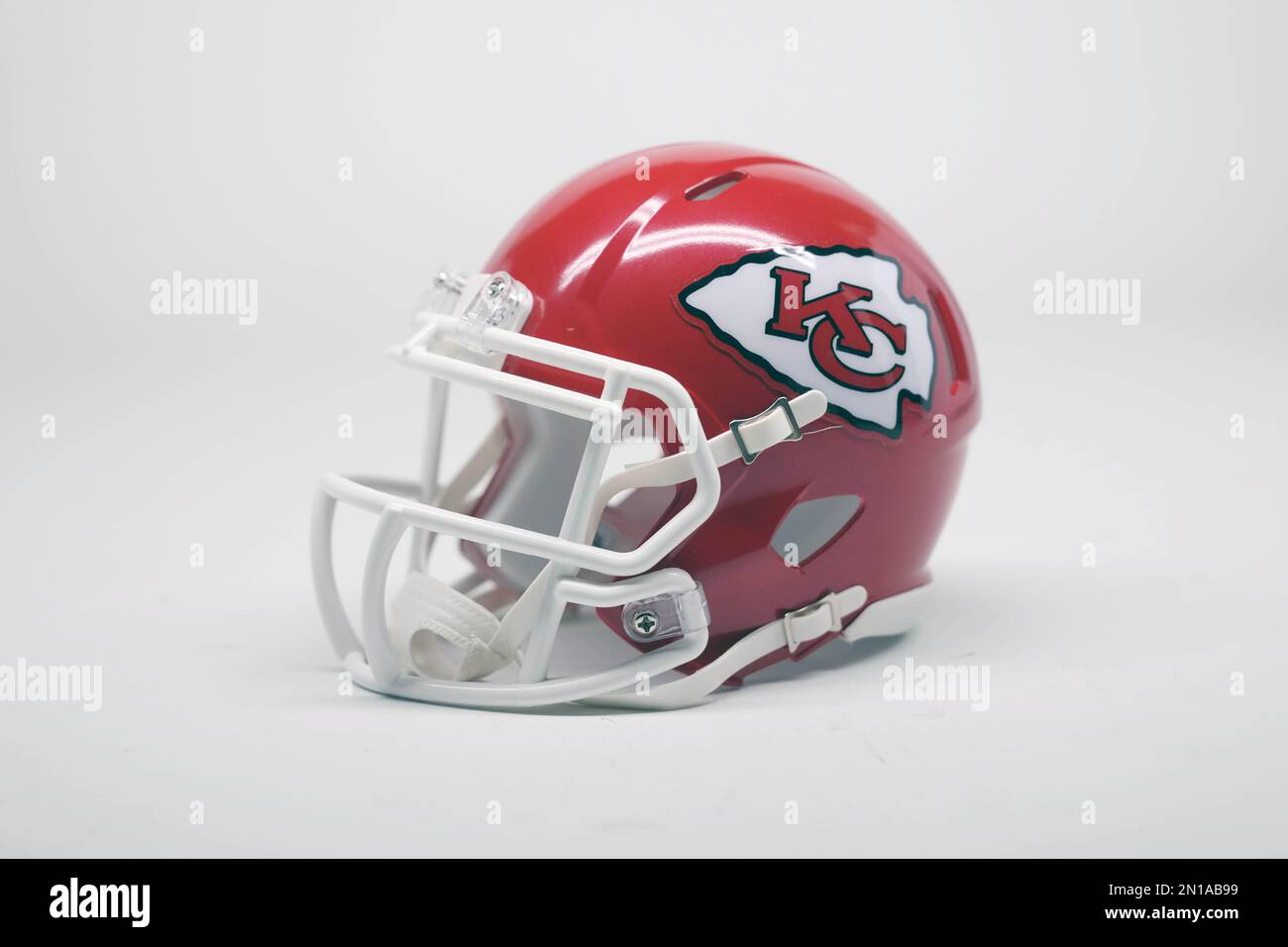 Kansas city chiefs helmet hi-res stock photography and images - Alamy