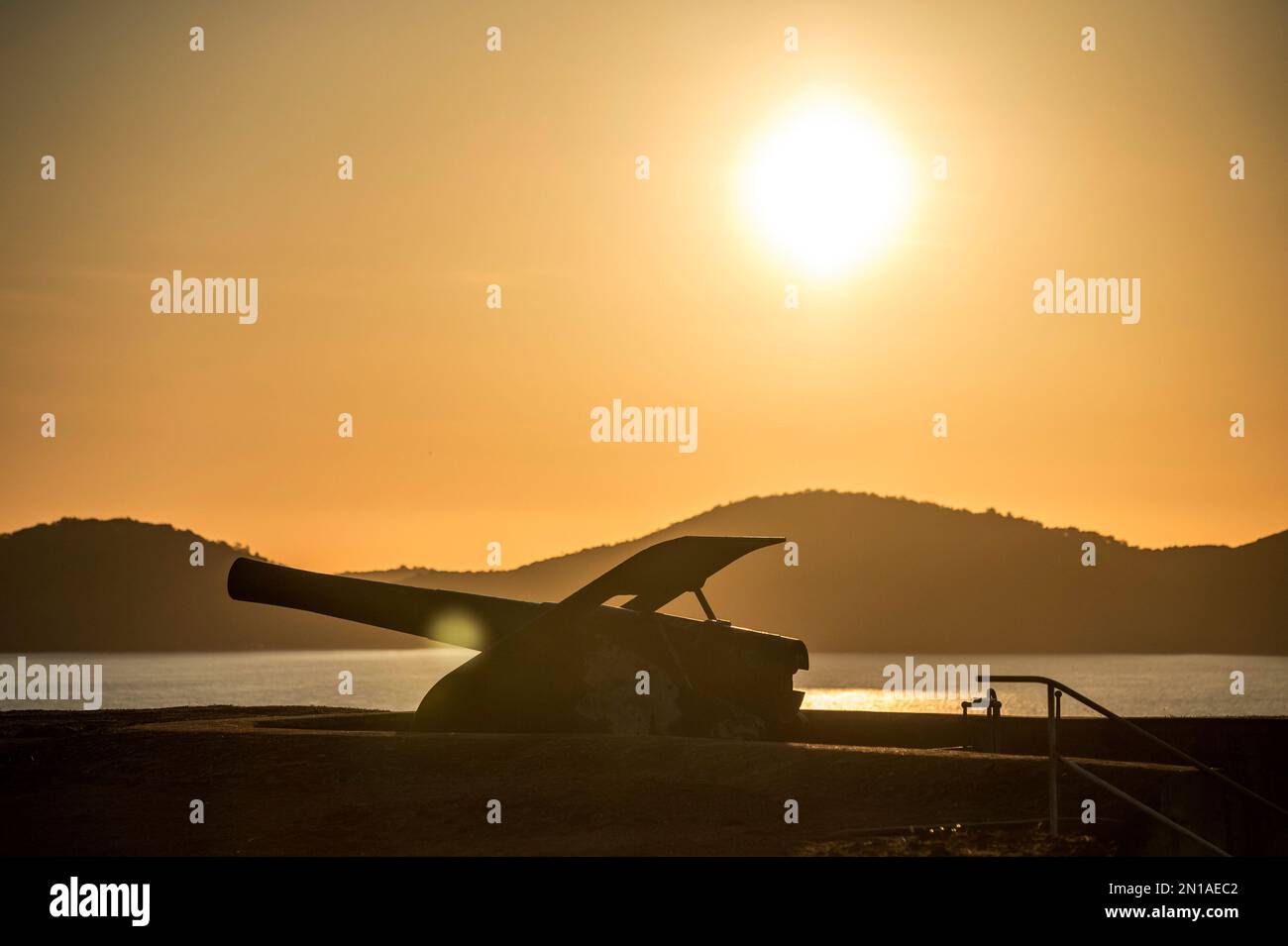 Thursday Island decommissioned armaments on Green Hill Fort, in the ...
