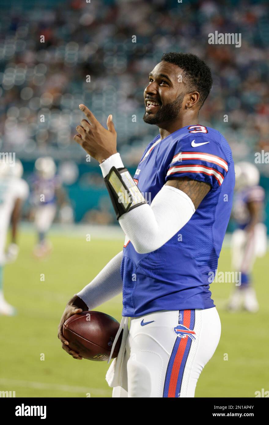 Buffalo Bills quarterback EJ Manuel (3) gestures during the second half ...