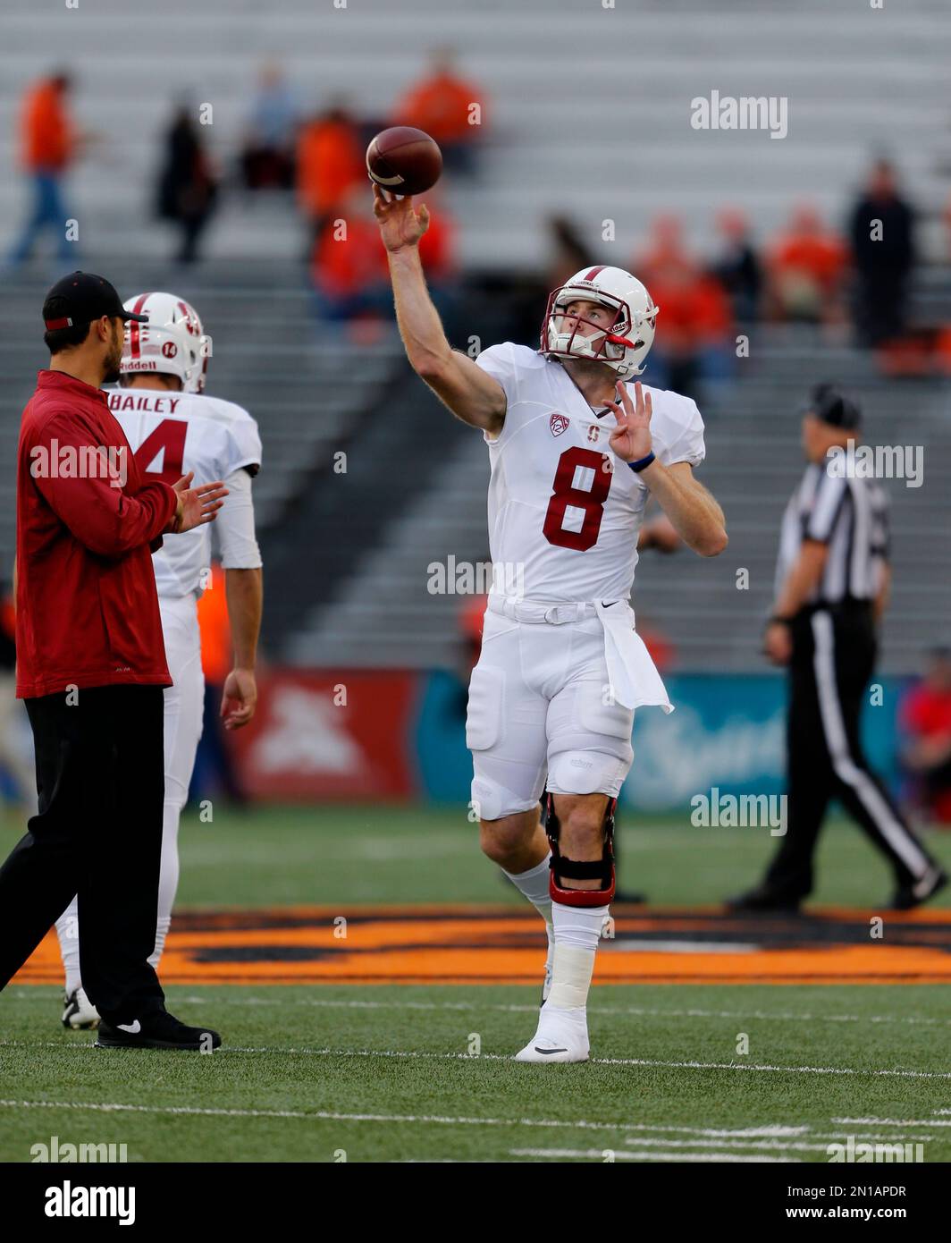 Stanford quarterback Kevin Hogan warms up before an NCAA football game ...