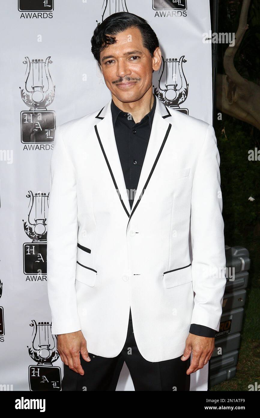 Singer El DeBarge attends the 26th Annual Heroes and Legends Awards ...