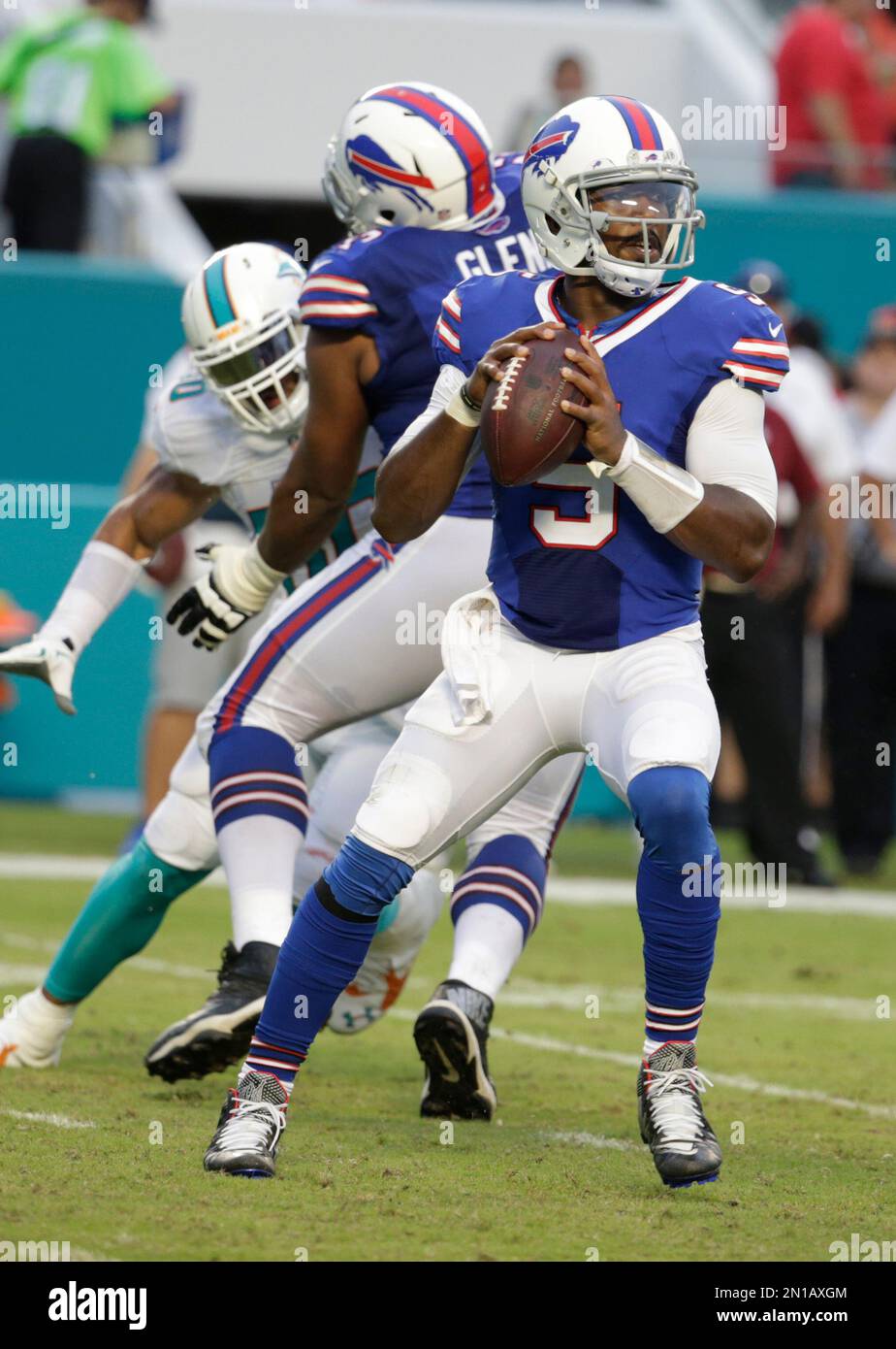 Buffalo Bills quarterback Tyrod Taylor (5) looks to pass during the ...