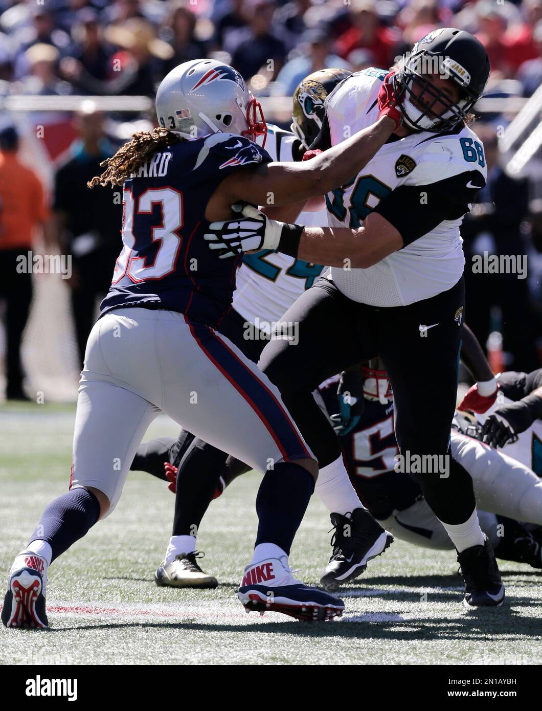 New England Patriots defensive lineman Jabaal Sheard (93) pushes ...