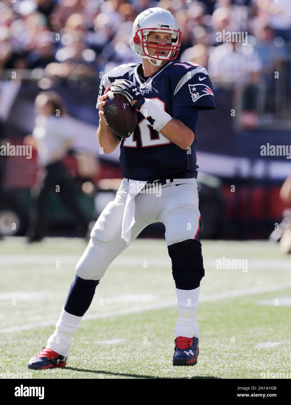 New England Patriots quarterback Tom Brady passes in the first half of ...