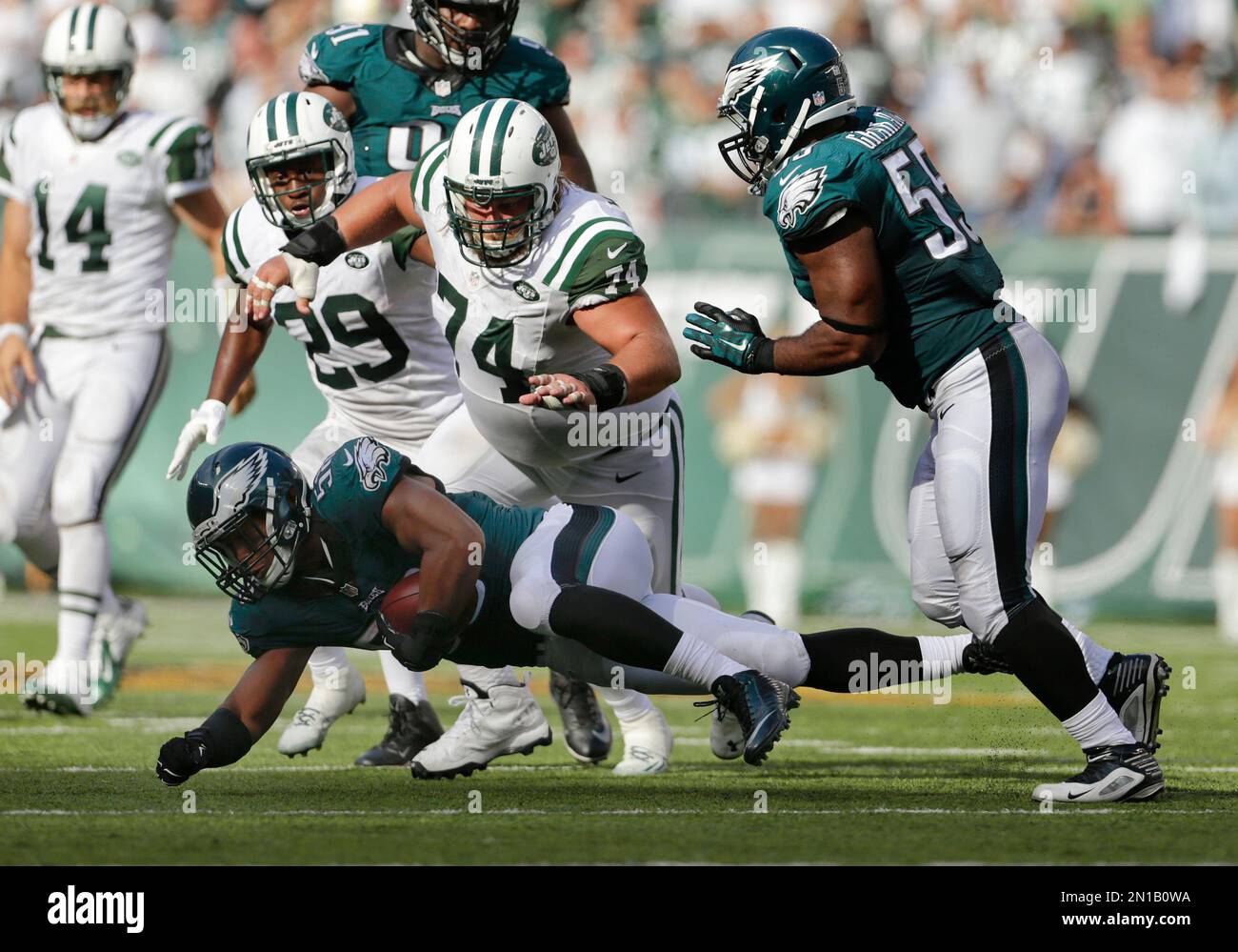 Philadelphia Eagles outside linebacker Jordan Hicks (58) comes down ...