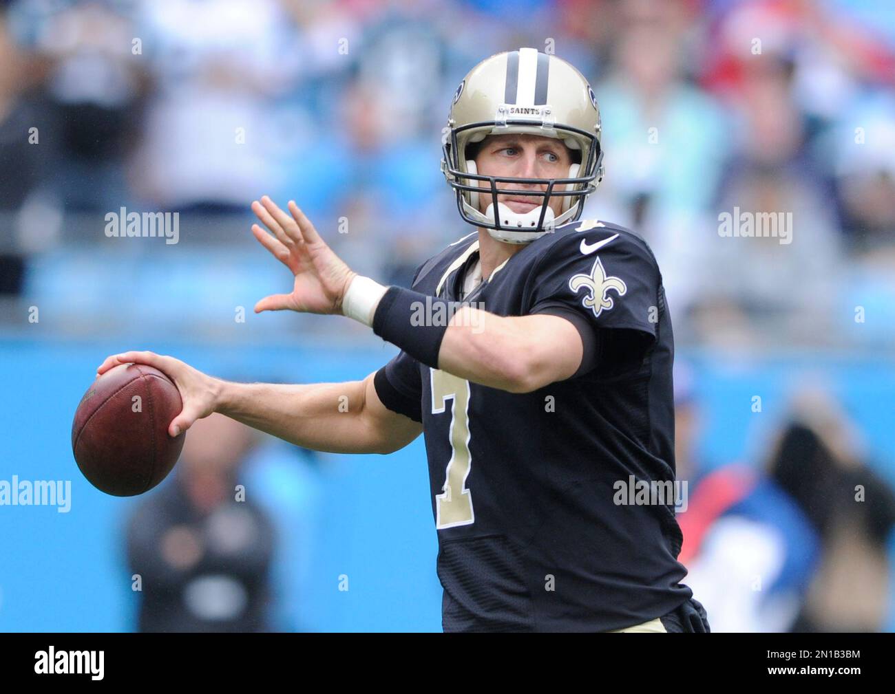 New Orleans Saints' Luke McCown (7) looks to pass against the Carolina ...