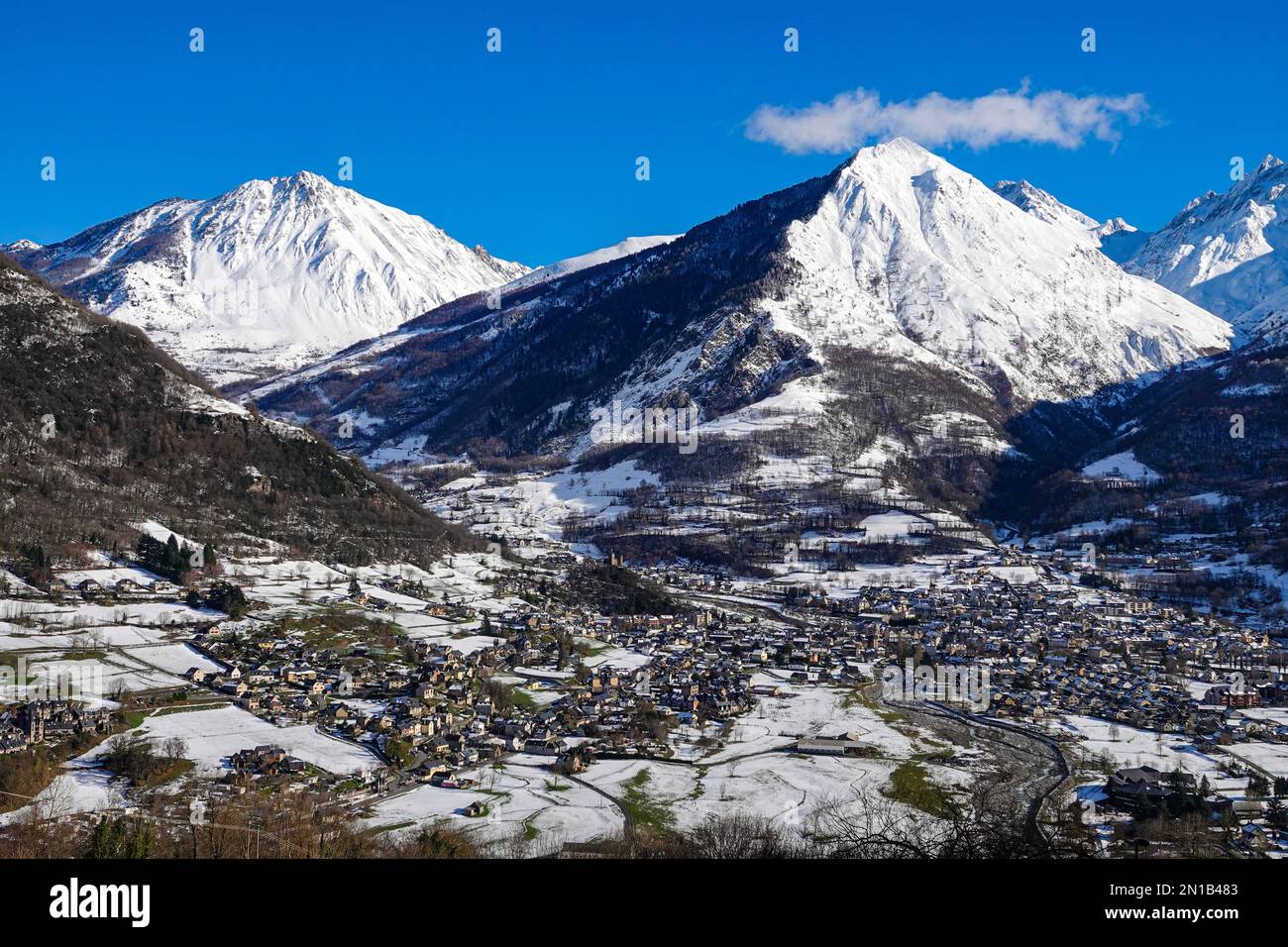 Luz saint sauveur hi-res stock photography and images - Alamy