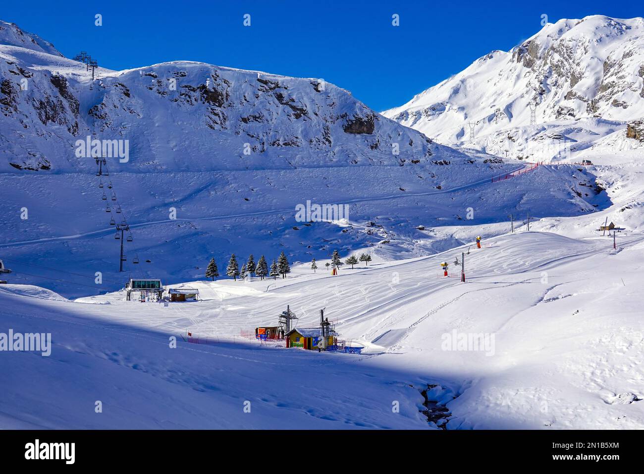 Luz ardiden skiing hi-res stock photography and images - Alamy