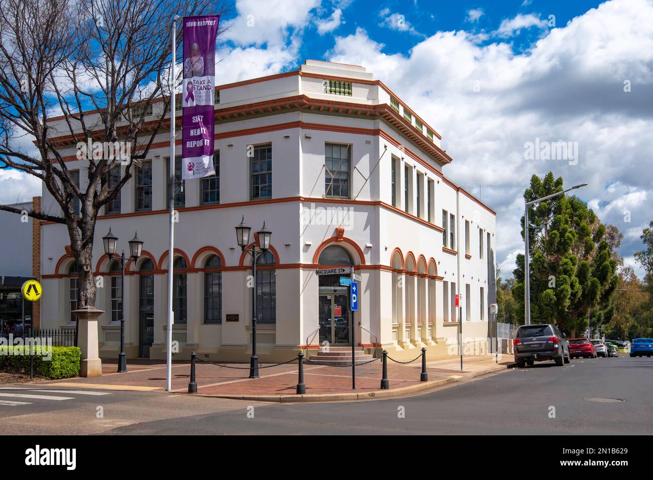 An Italianate interwar commercial building in the regional New South ...