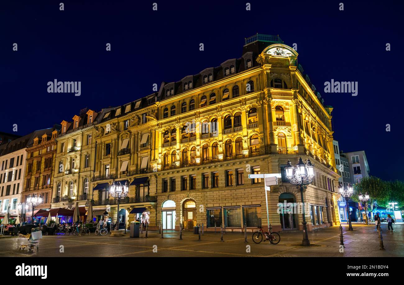 Historic buildings in Frankfurt am Main, Germany at night Stock Photo ...