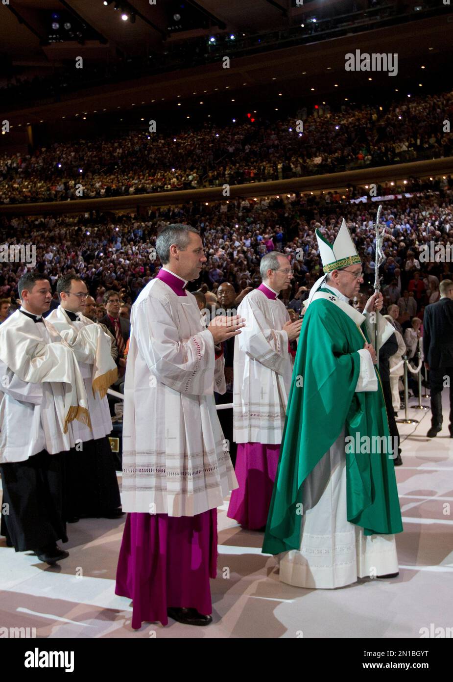 Pope Francis arrives in procession for a Mass at Madison Square Garden ...