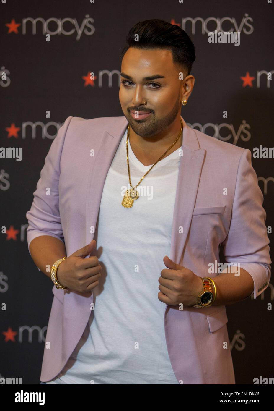 IMAGE DISTRIBUTED FOR MACY'S INC. - Celebrity makeup artist Angel ...