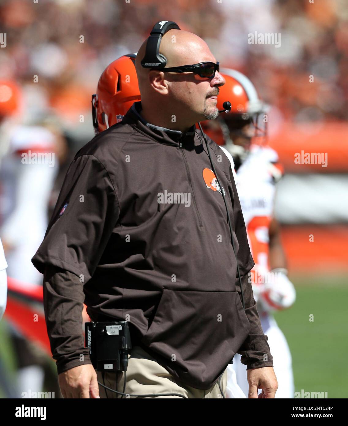 Cleveland Browns head coach Mike Pettine against the Tennessee Titans ...