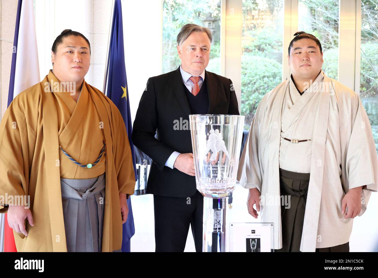 Tokyo, Japan. 6th Feb, 2023. Sumo wrestlers Wakamotoharu (R) and ...