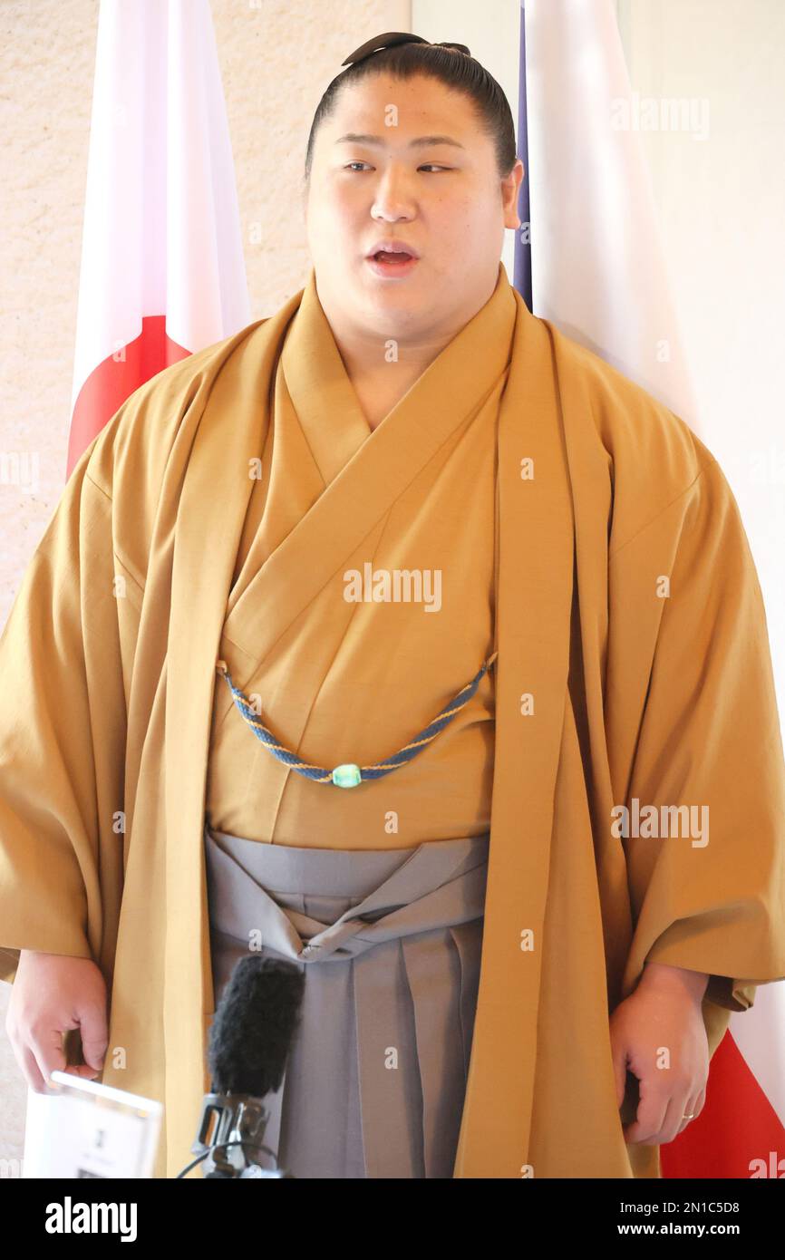 Tokyo, Japan. 6th Feb, 2023. Sumo wrestler Wakatakakage speaks at a ...