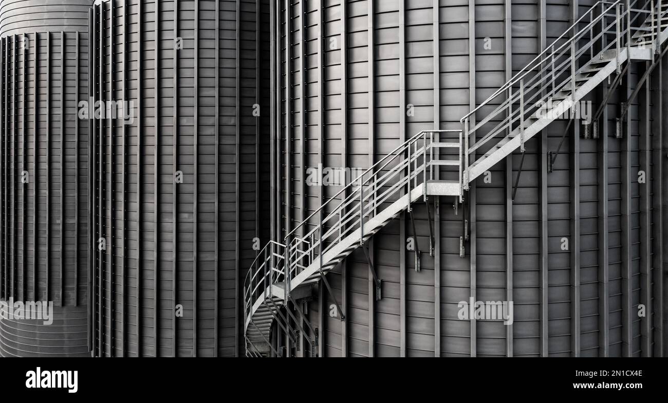 Storage tank ladders hi-res stock photography and images - Alamy