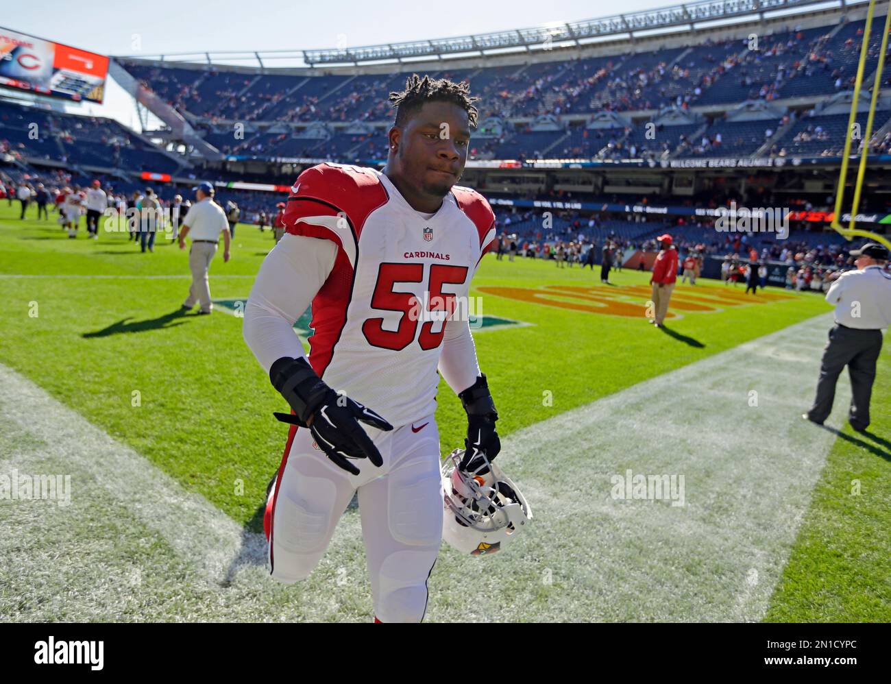 Arizona Cardinals linebacker Sean Weatherspoon (55) runs off the field ...