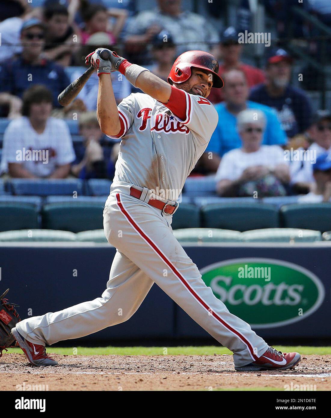 Philadelphia Phillies' Andres Blanco hits a single to score teammate ...