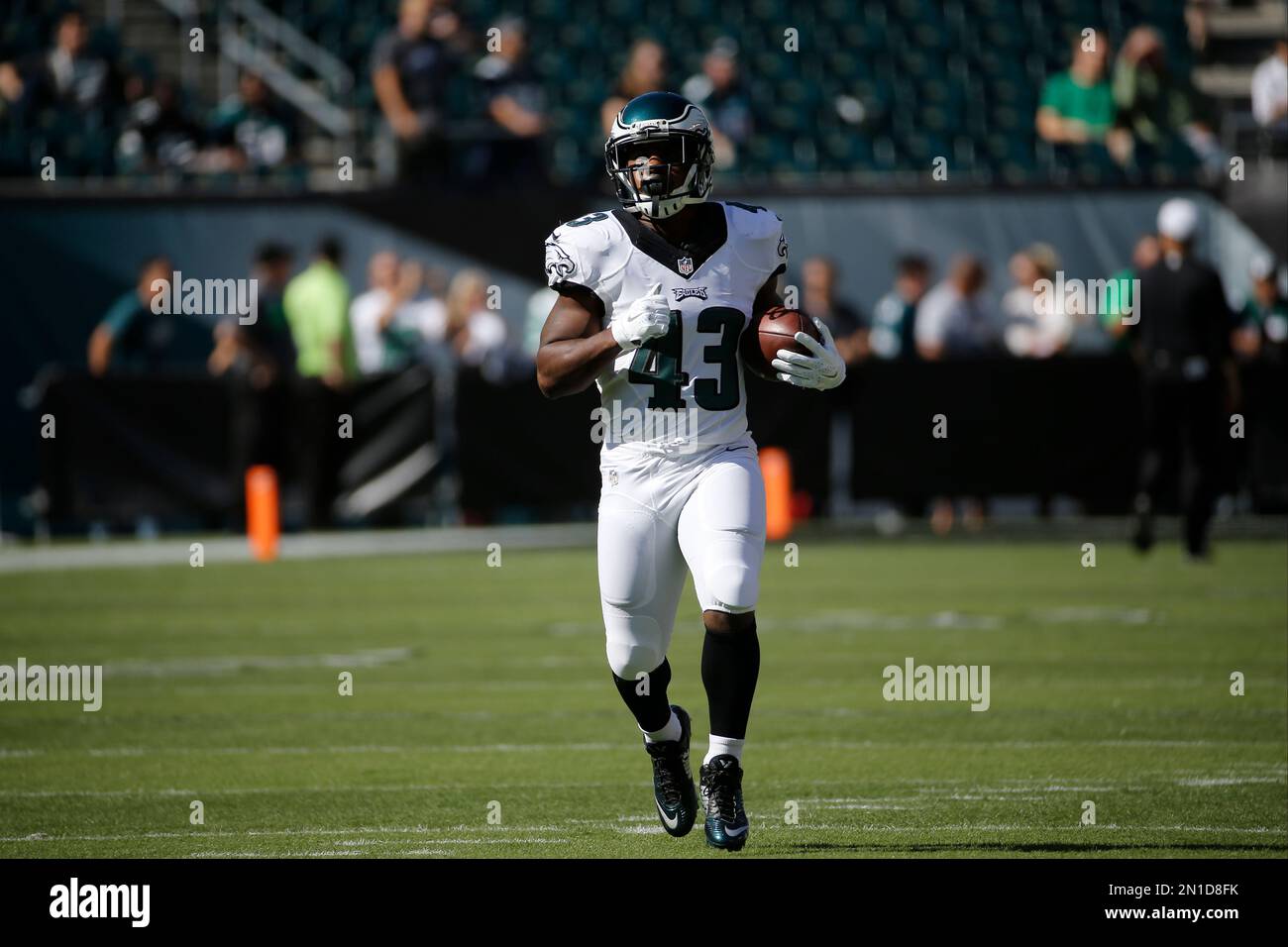 Philadelphia Eagles' Darren Sproles warms up before an NFL football ...