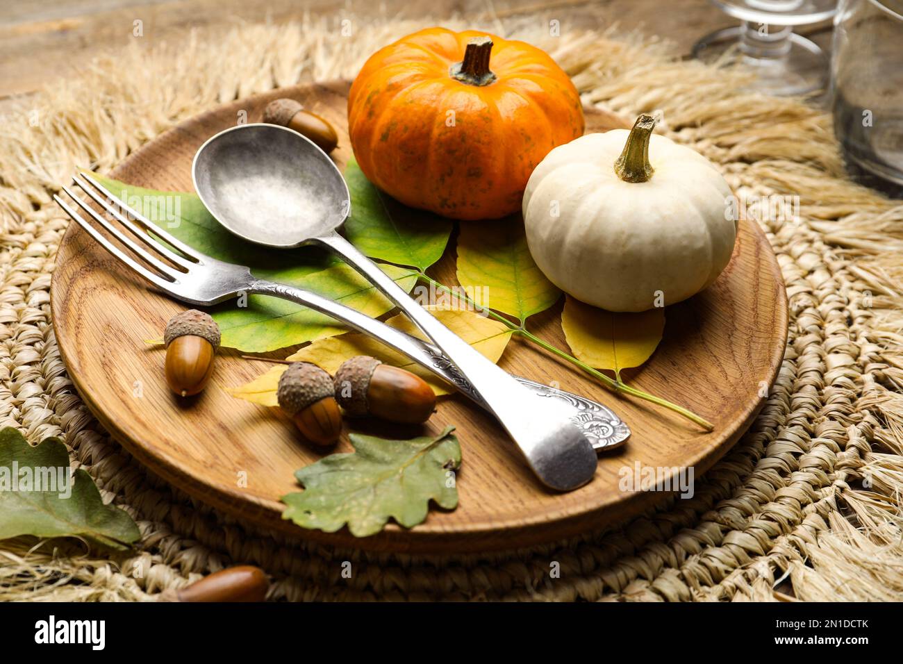 Seasonal place setting hi-res stock photography and images - Alamy