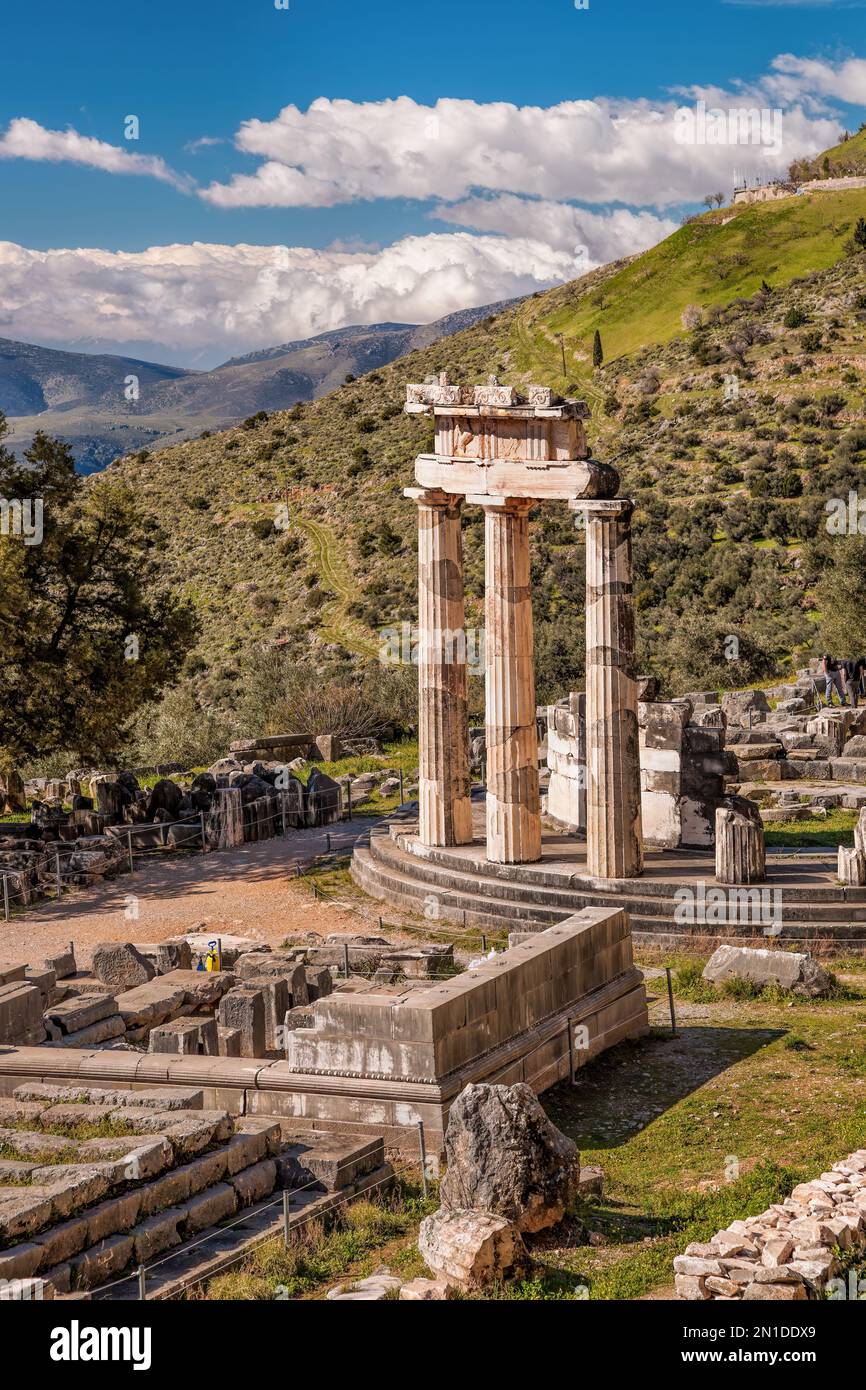 Delphi with ruins of the Temple in Greece Stock Photo - Alamy