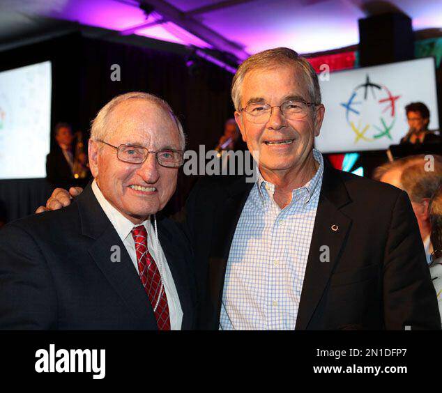 Former University of Georgia All-American Billy Payne poses with his ...