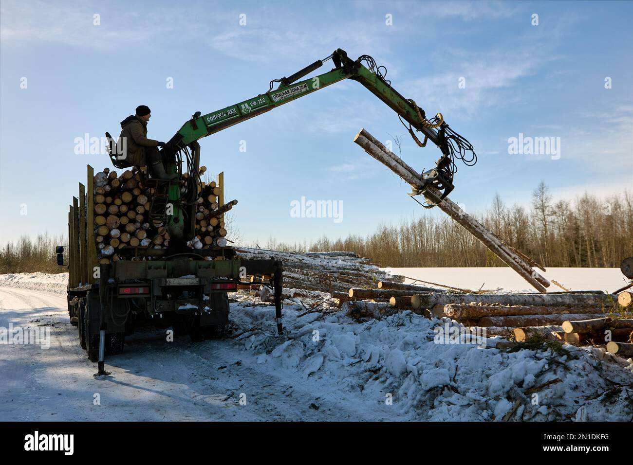 Grapple rotator hi-res stock photography and images - Alamy