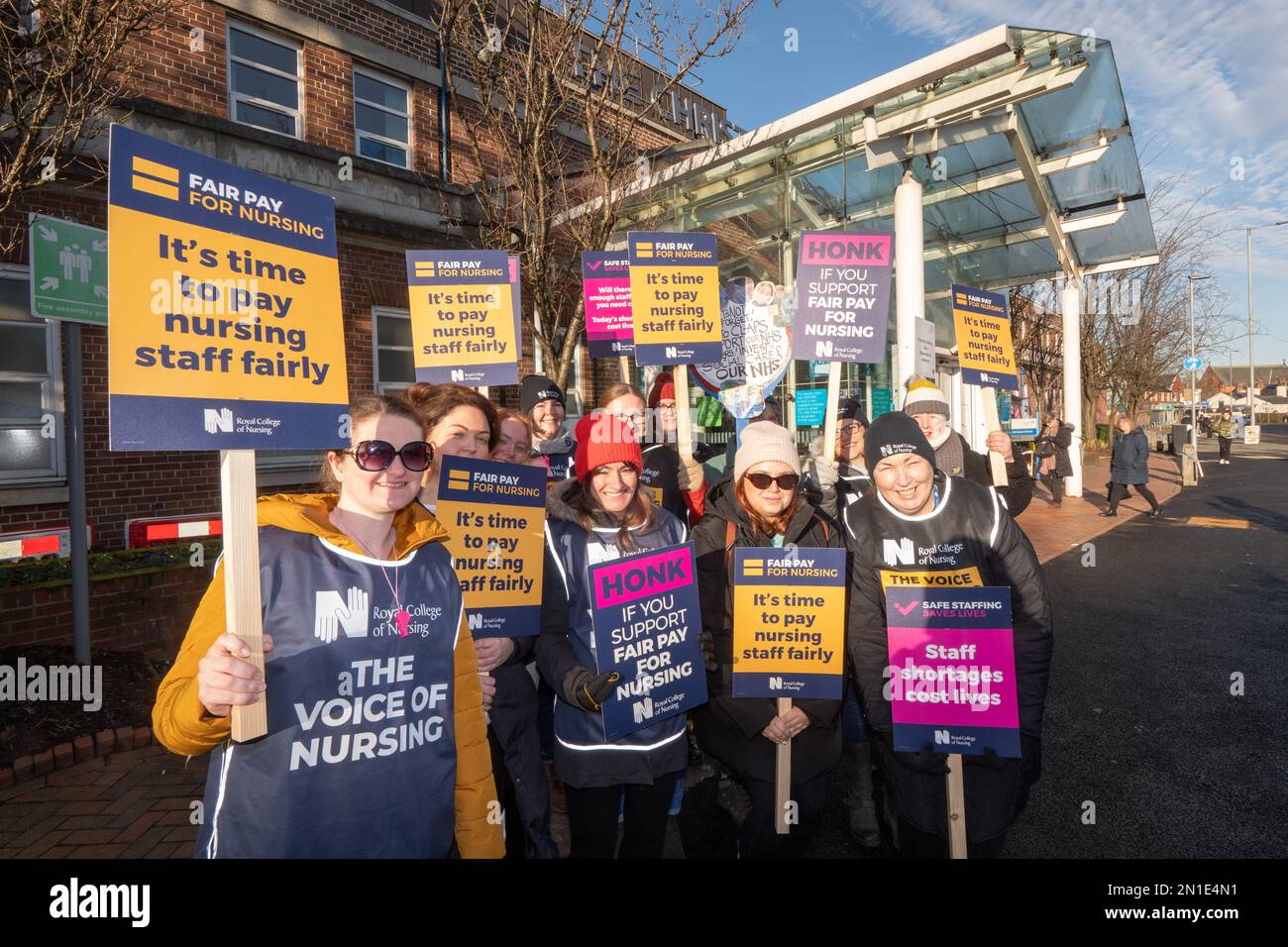 Manchester, UK. 06th Feb, 2023. NHS workers, nurses and general public ...