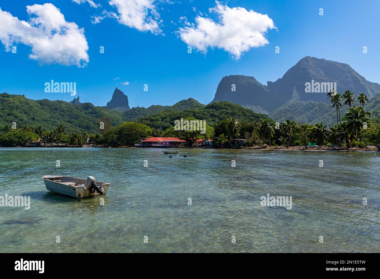 Little boat in a little bay, Moorea (Mo'orea), Society Islands, French ...
