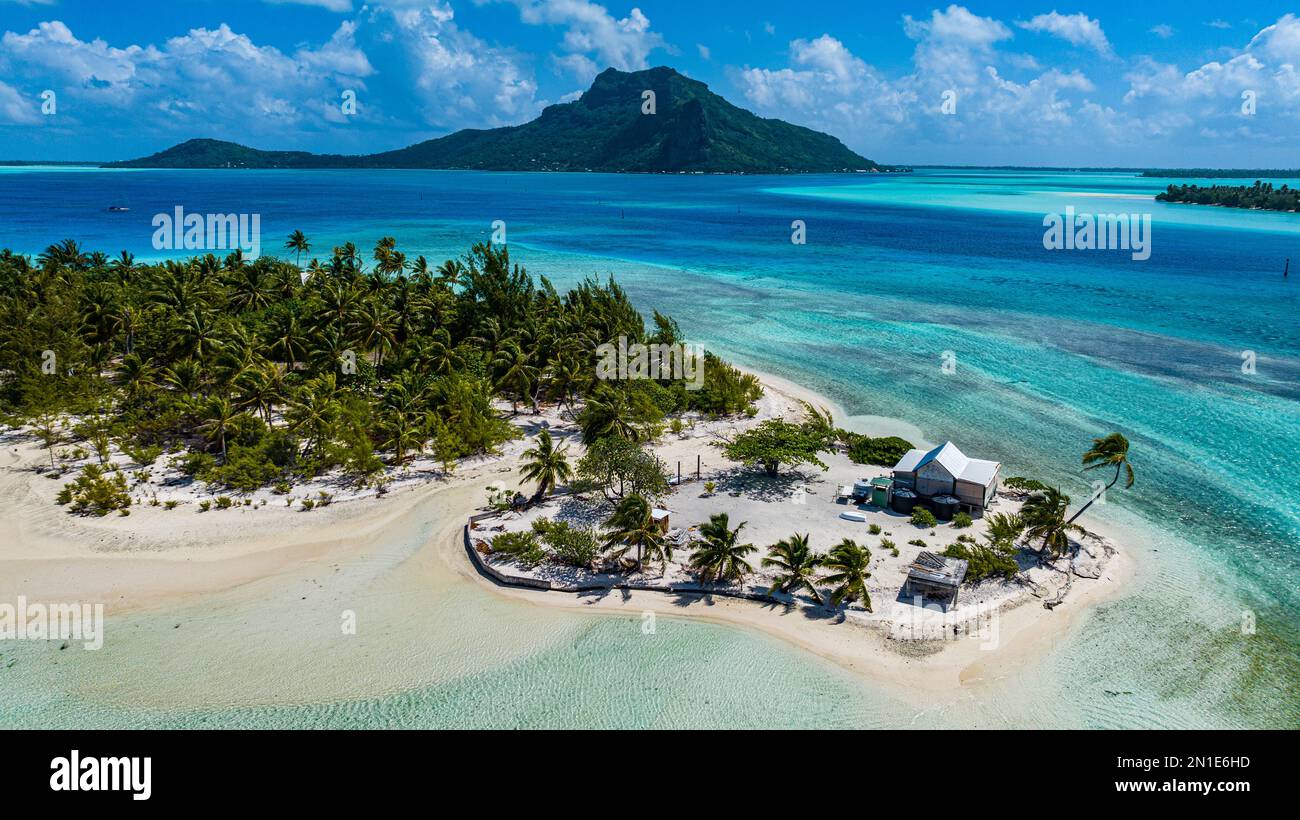 Lagoon islet hi-res stock photography and images - Alamy