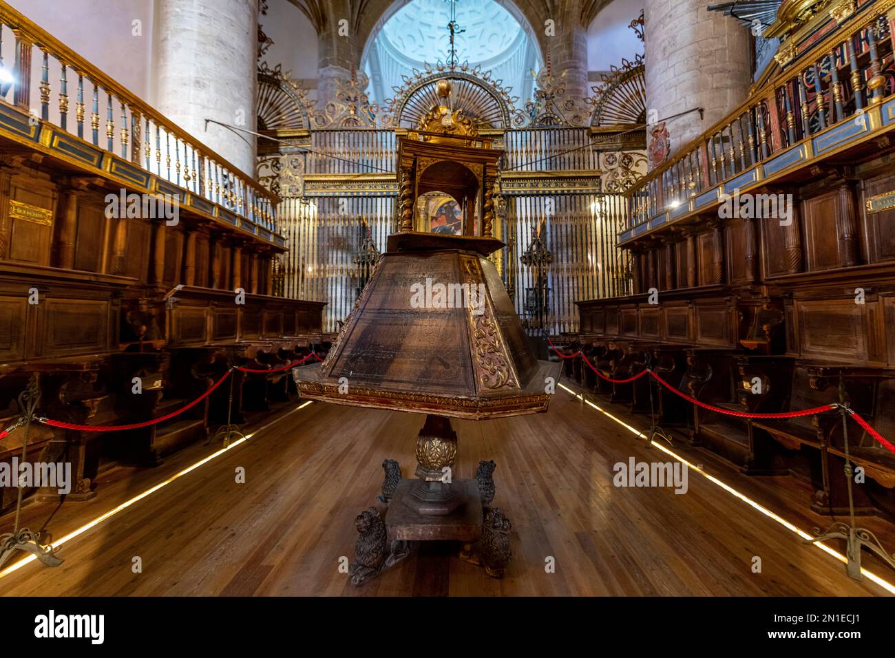Golden altar, Yuso Monastery, UNESCO World Heritage Site, Monasteries ...