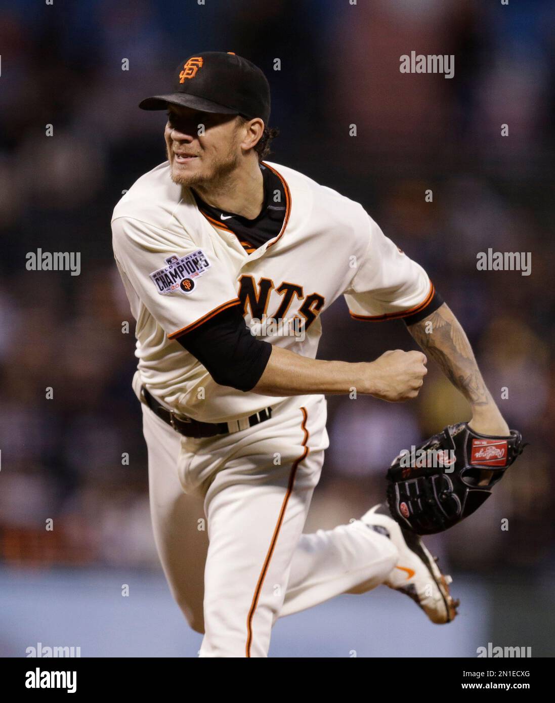 San Francisco Giants pitcher Jake Peavy works against the Cincinnati ...