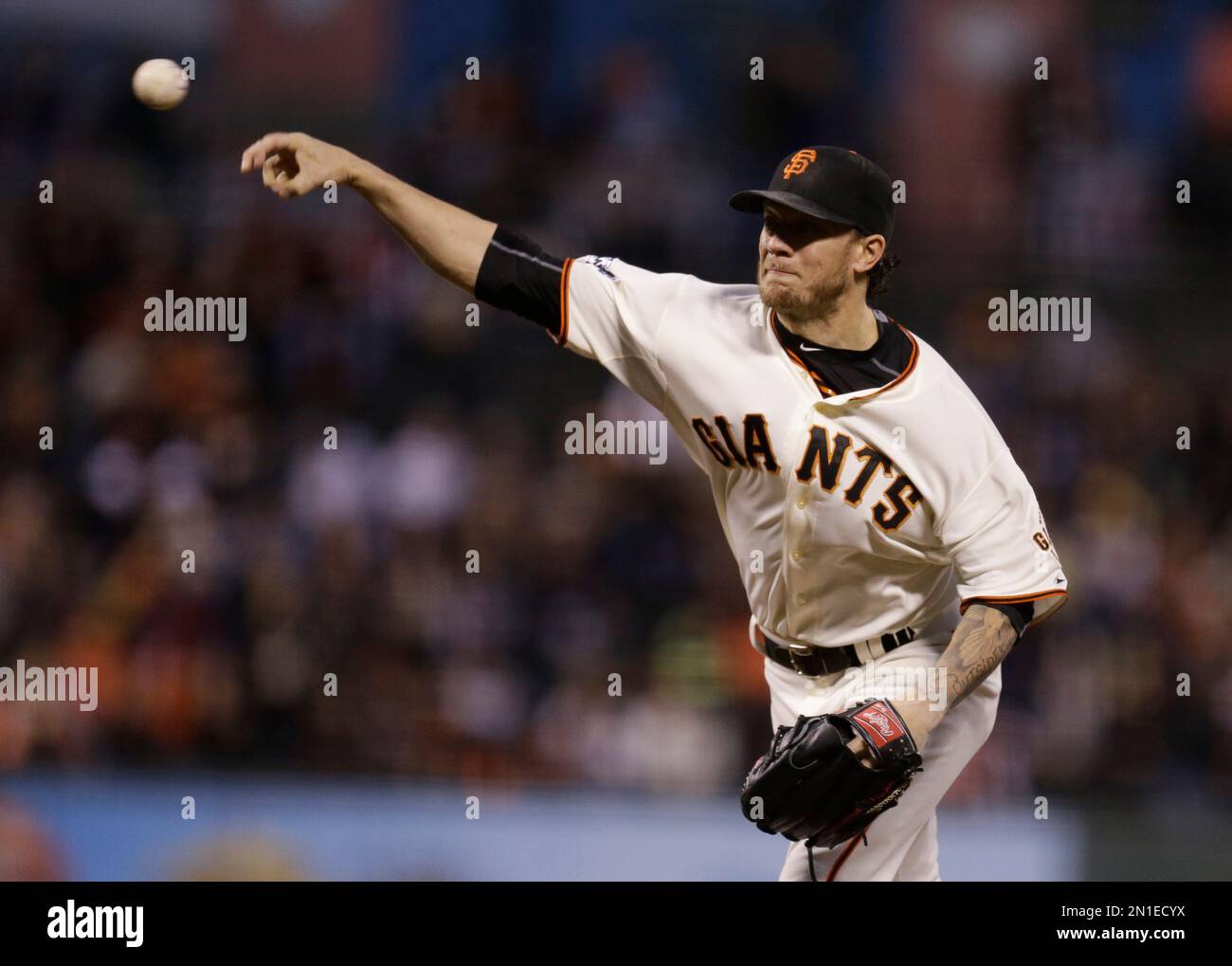 San Francisco Giants pitcher Jake Peavy works against the Cincinnati ...