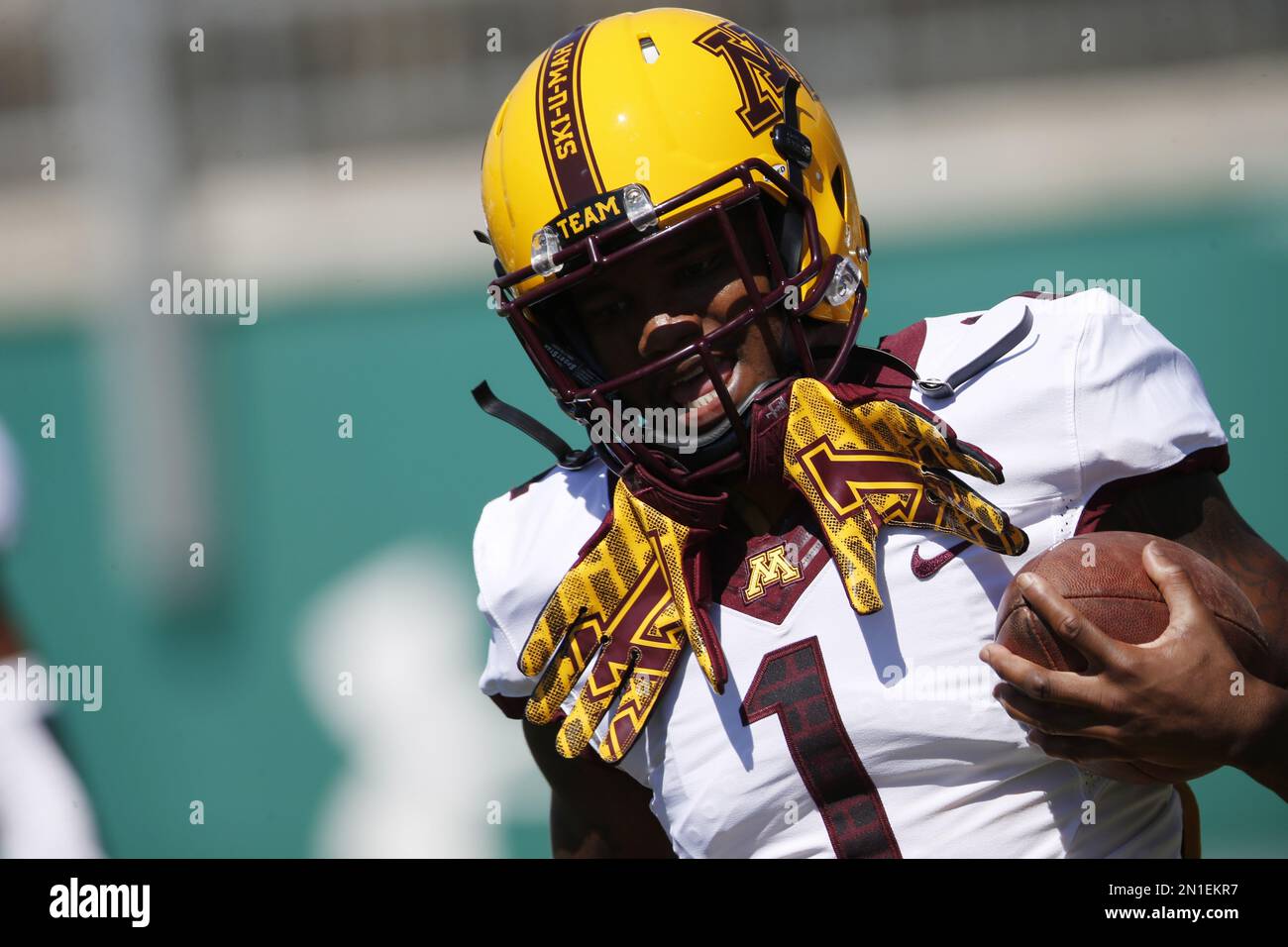Minnesota Golden Gophers wide receiver KJ Maye (1) warms up before the ...