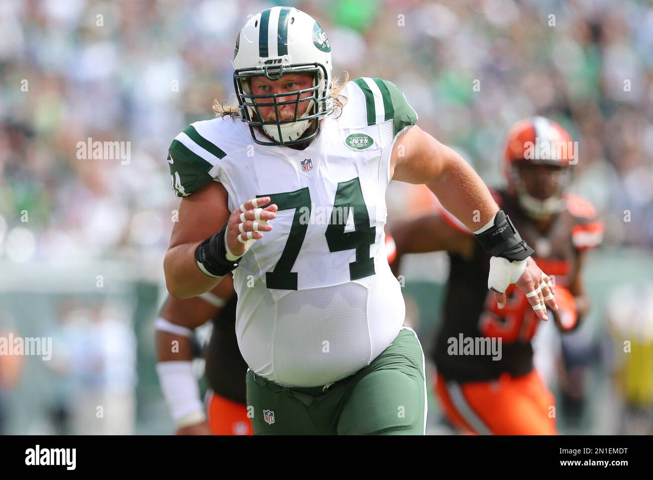 New York Jets center Nick Mangold #74 during an NFL game against the ...
