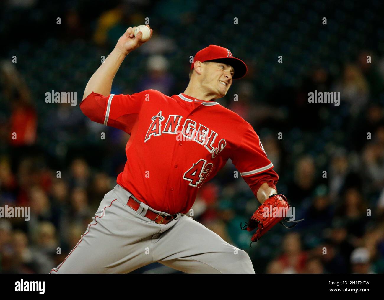 Los Angeles Angels starting pitcher Garrett Richards throws against the ...