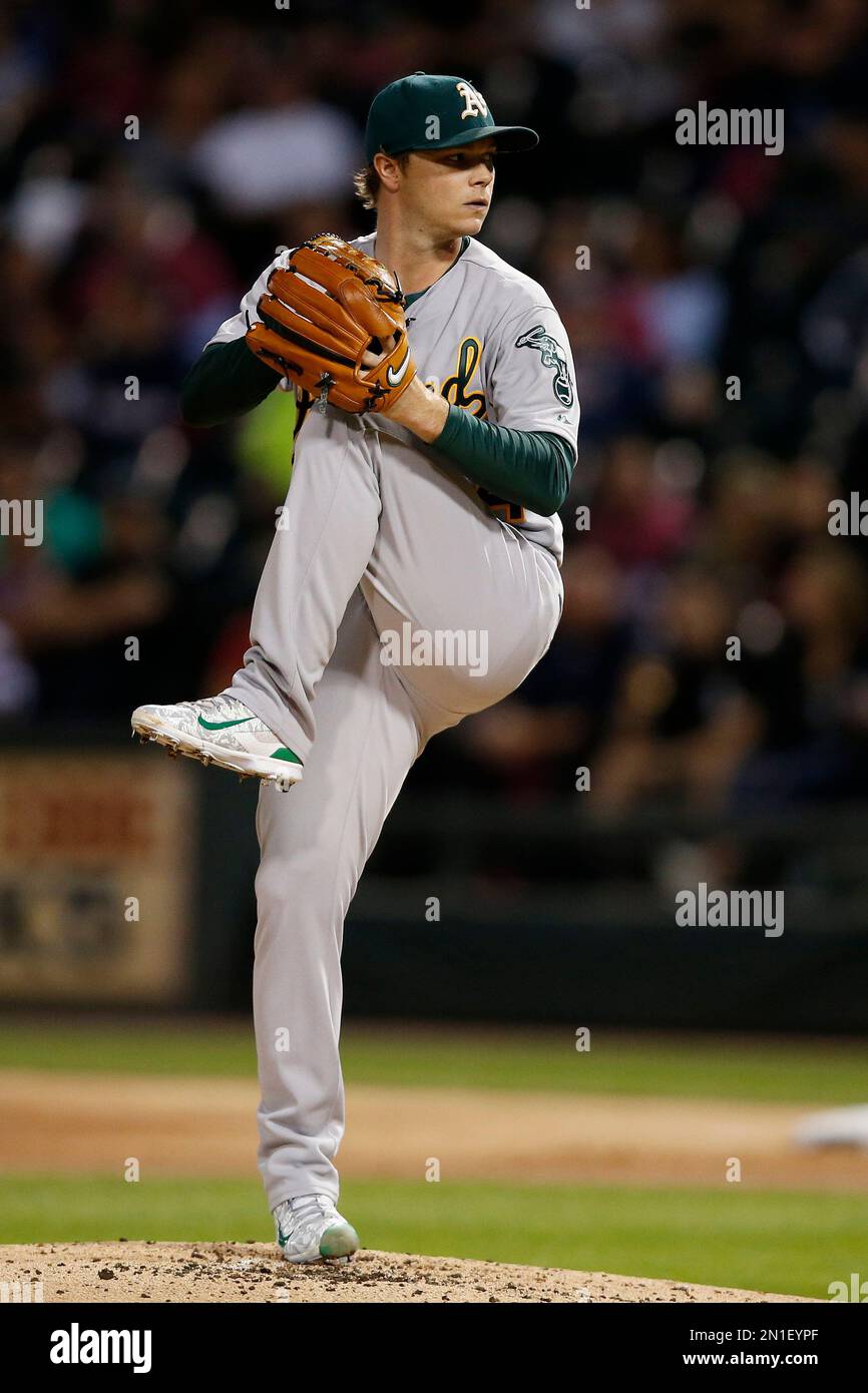 Oakland Athletics starting pitcher Sonny Gray delivers against the ...
