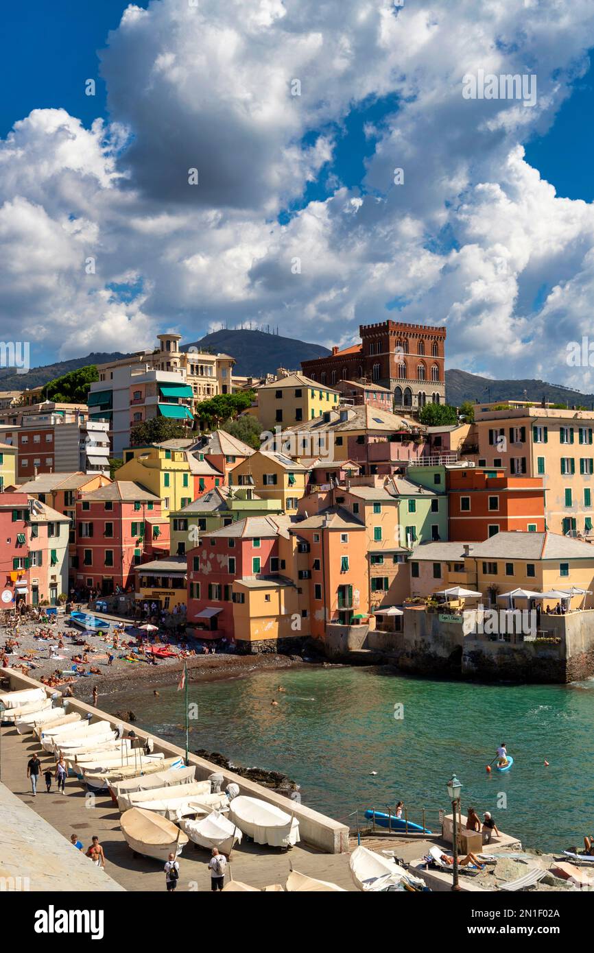 Geography travel italy cities genoa hi-res stock photography and images ...