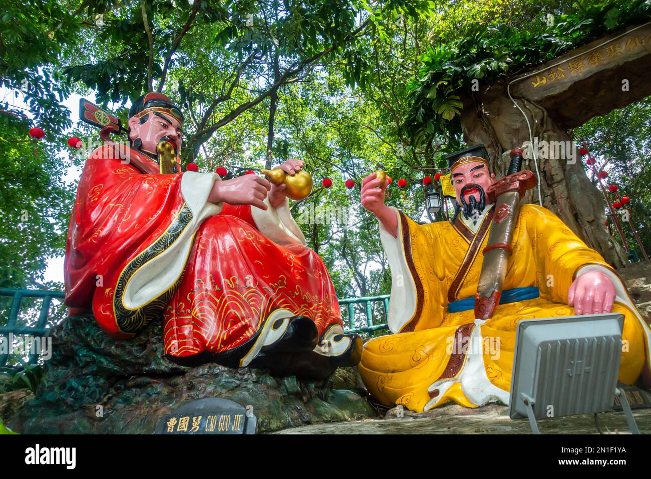 Seremban, Malaysia; Centipede Temple, buddhist temple, Statues ...