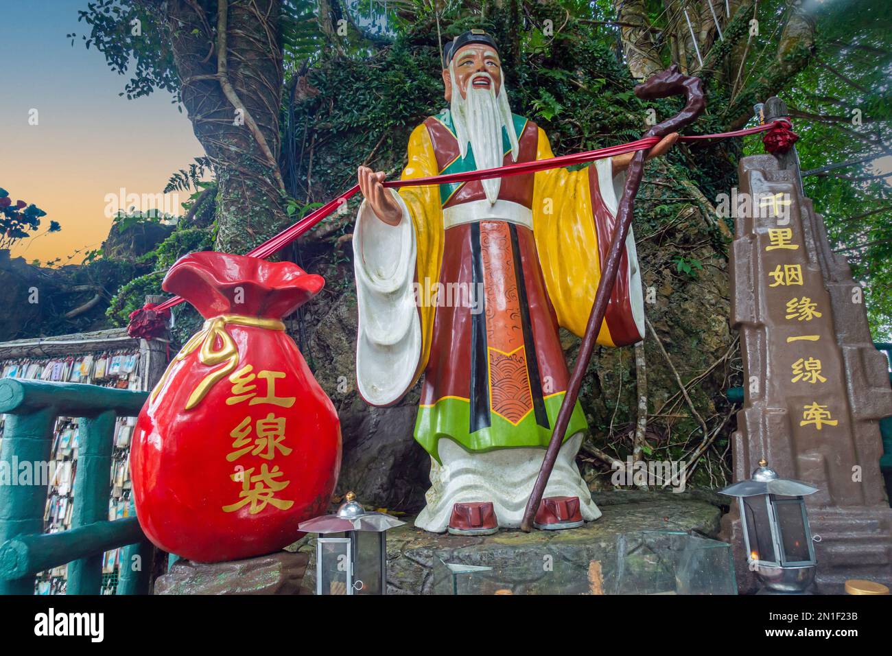 Seremban, Malaysia; Centipede Temple, buddhist temple, Statues ...