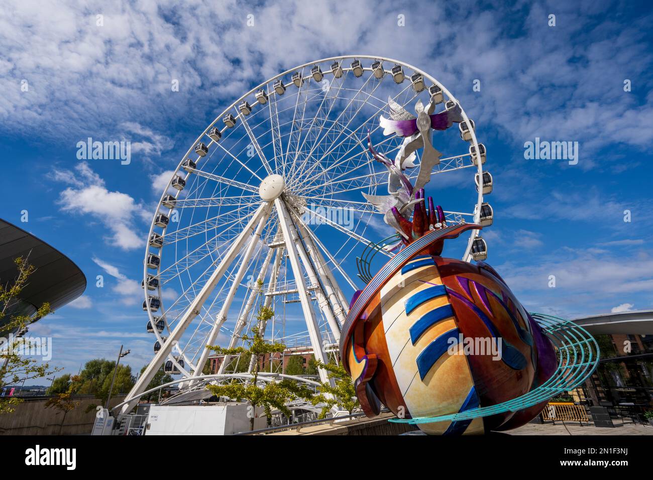 The ferris wheel on the Albert Dock, Liverpool, Merseyside, England ...