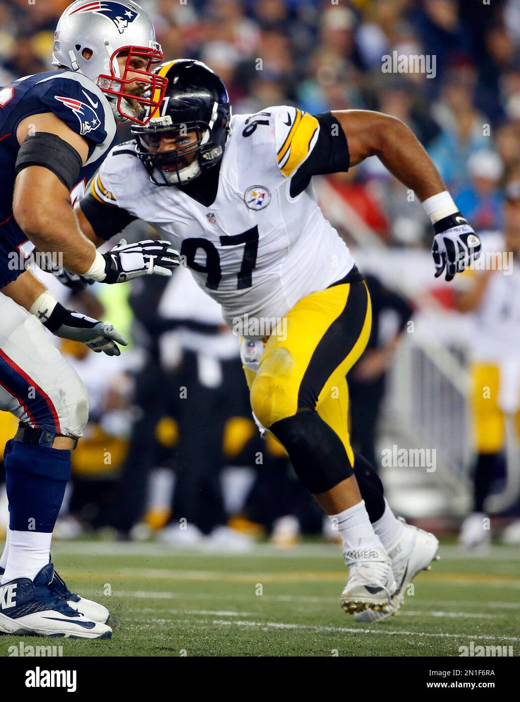 Pittsburgh Steelers defensive end Cameron Heyward (97) rushes the New ...
