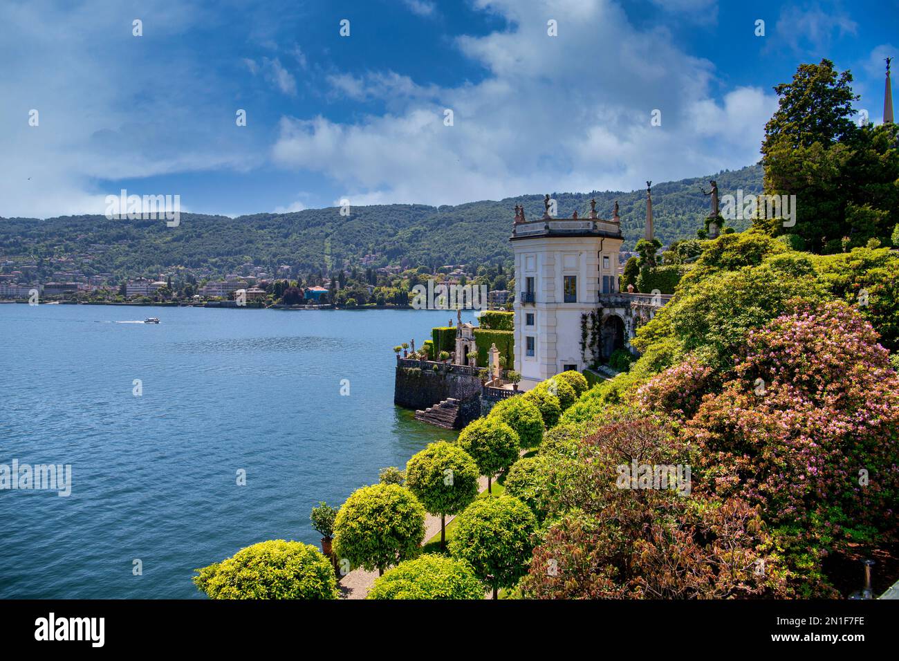 The gardens of Palazzo Borromeo, Isola Bella, Borromean Islands, Lake ...