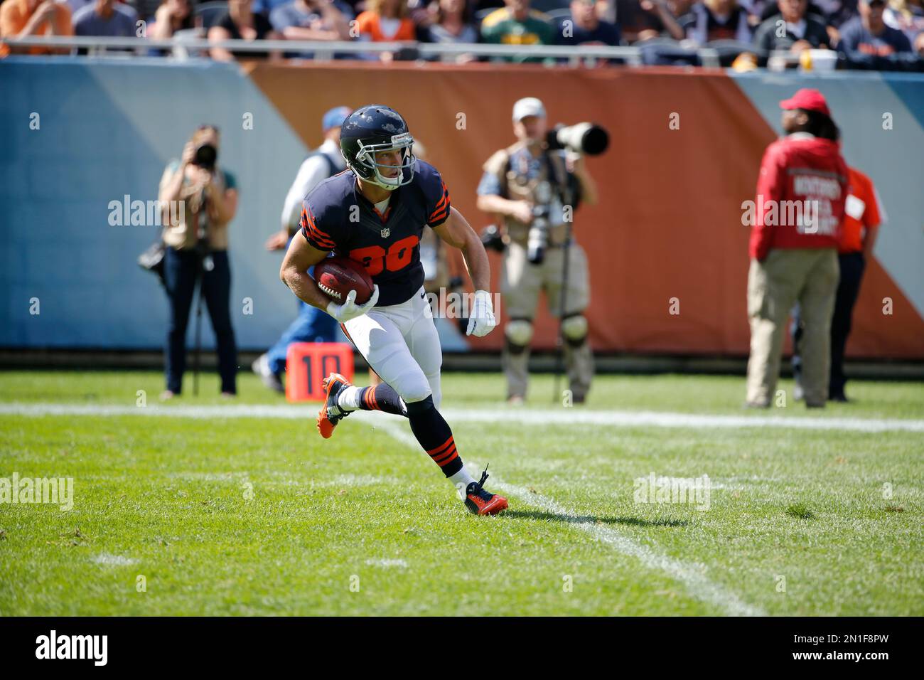 Chicago Bears wide receiver Marc Mariani (80) runs on a kick off return ...