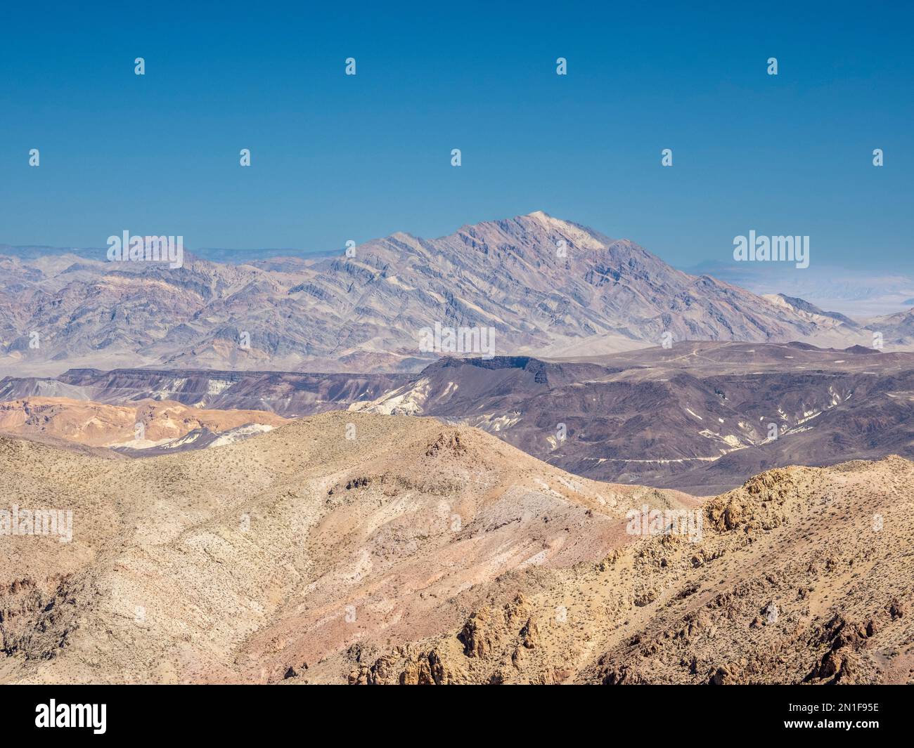 Looking north from Dante's View in Death Valley National Park ...