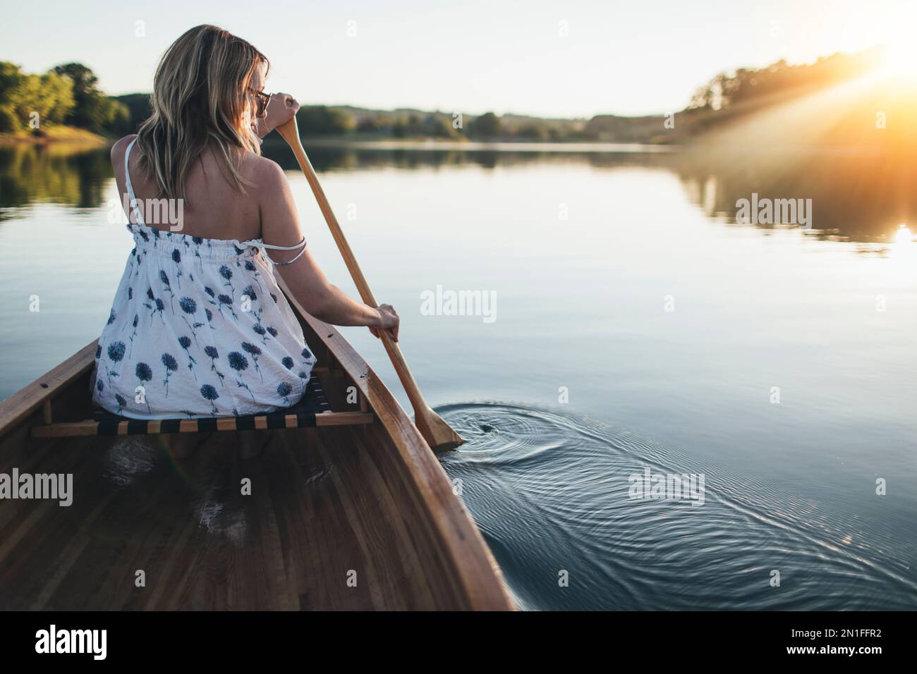 Side view adventure woman hi-res stock photography and images - Alamy