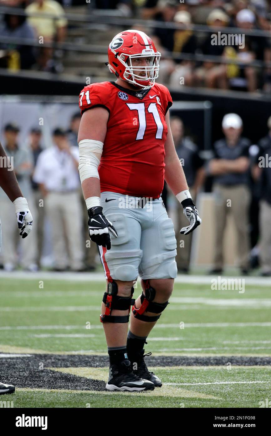 Georgia offensive tackle John Theus (71) plays against Vanderbilt in ...