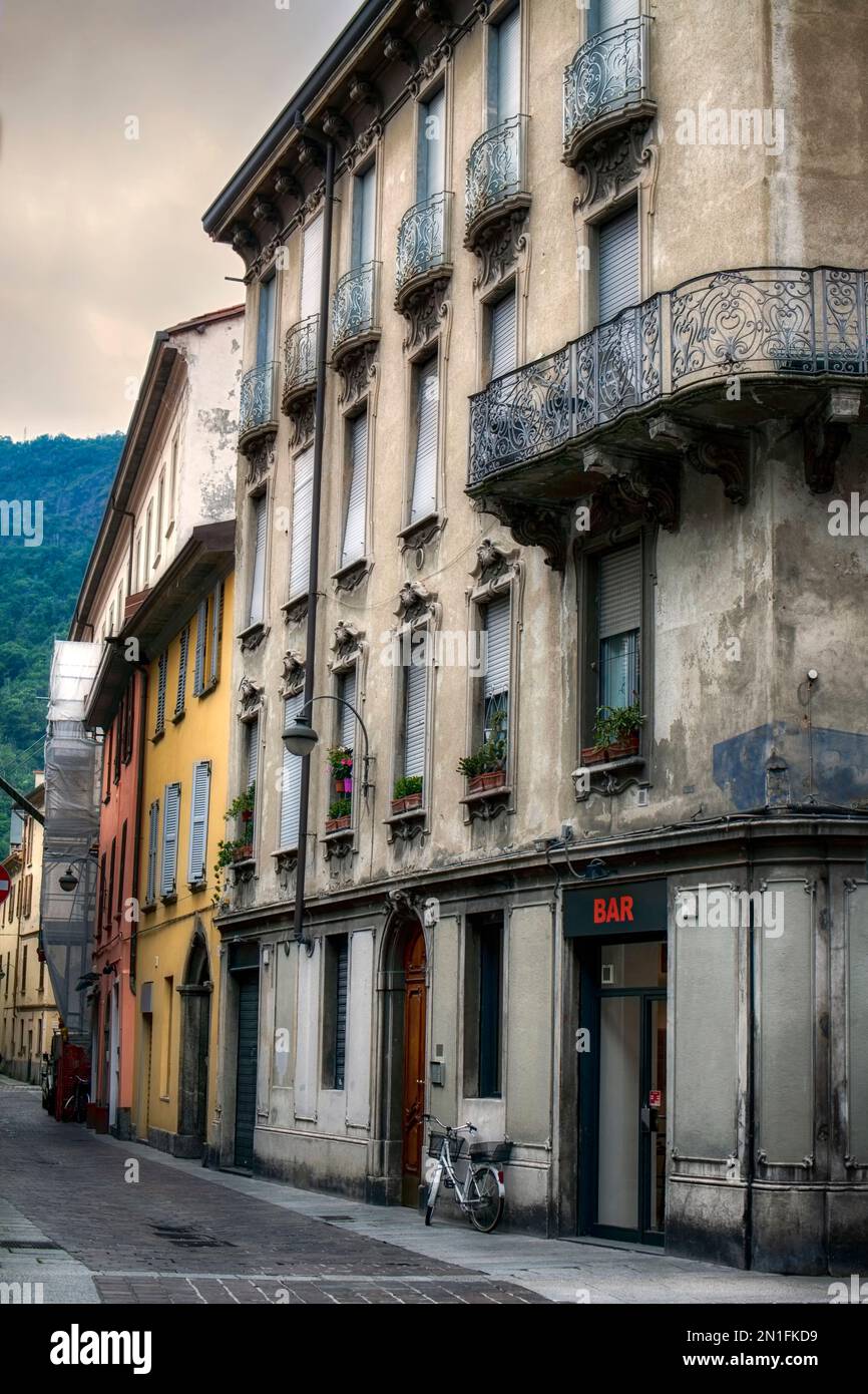 Street view in old town Como, Italy Stock Photo - Alamy